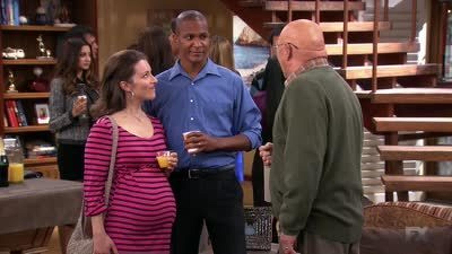 Anger Management (S02E13): Charlie and the Break Up Coach Summary ...