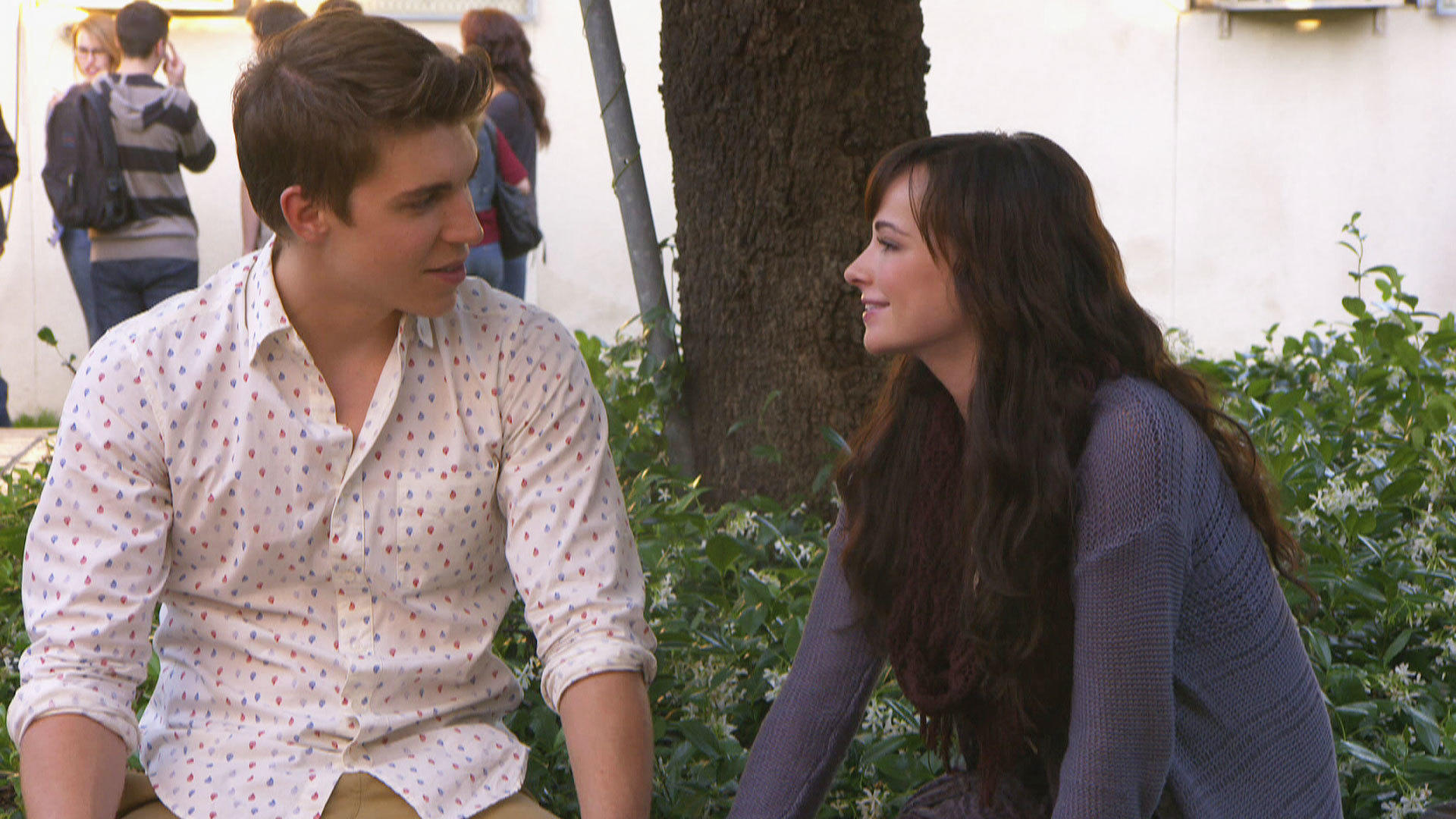 Awkward (S03E13): Taking Sides Summary - Season 3 Episode 13 Guide