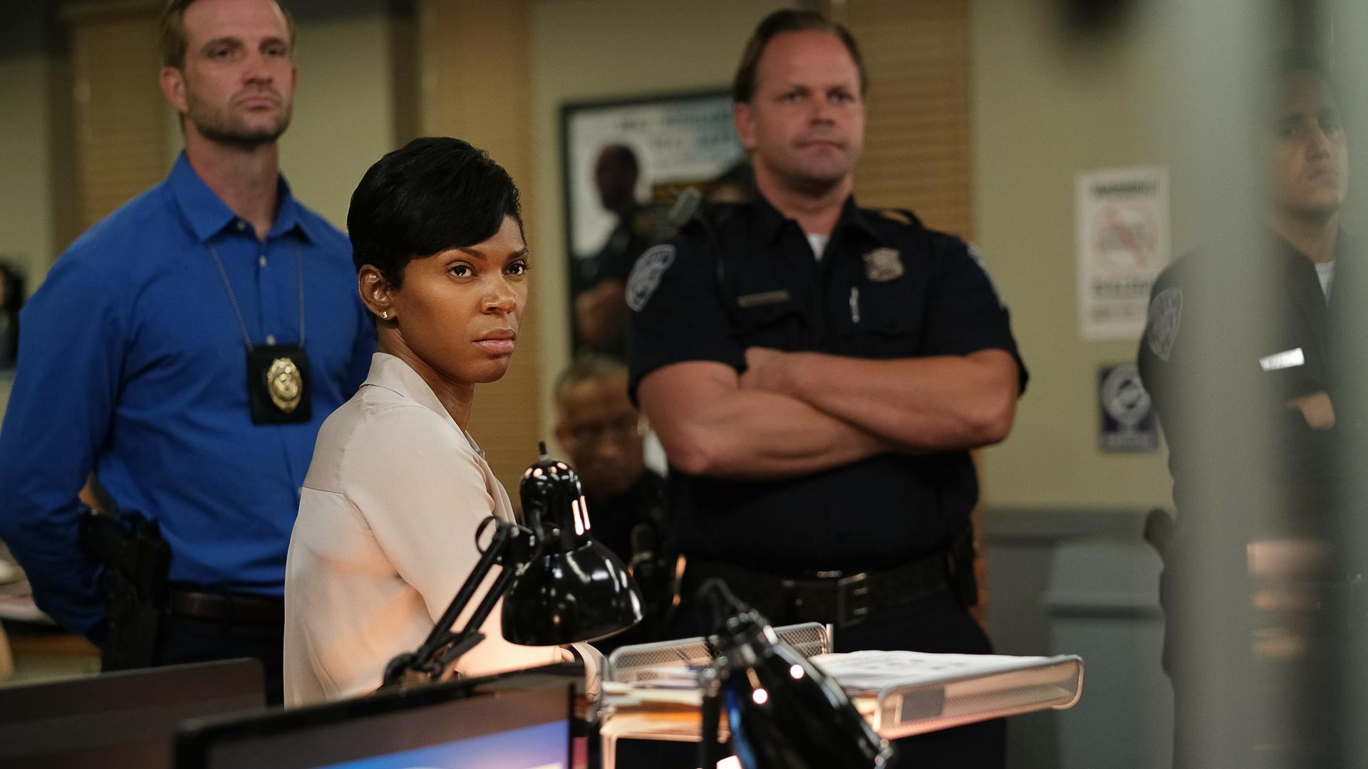 Black Lightning (S03E02): The Book of Occupation: Chapter Two Summary ...
