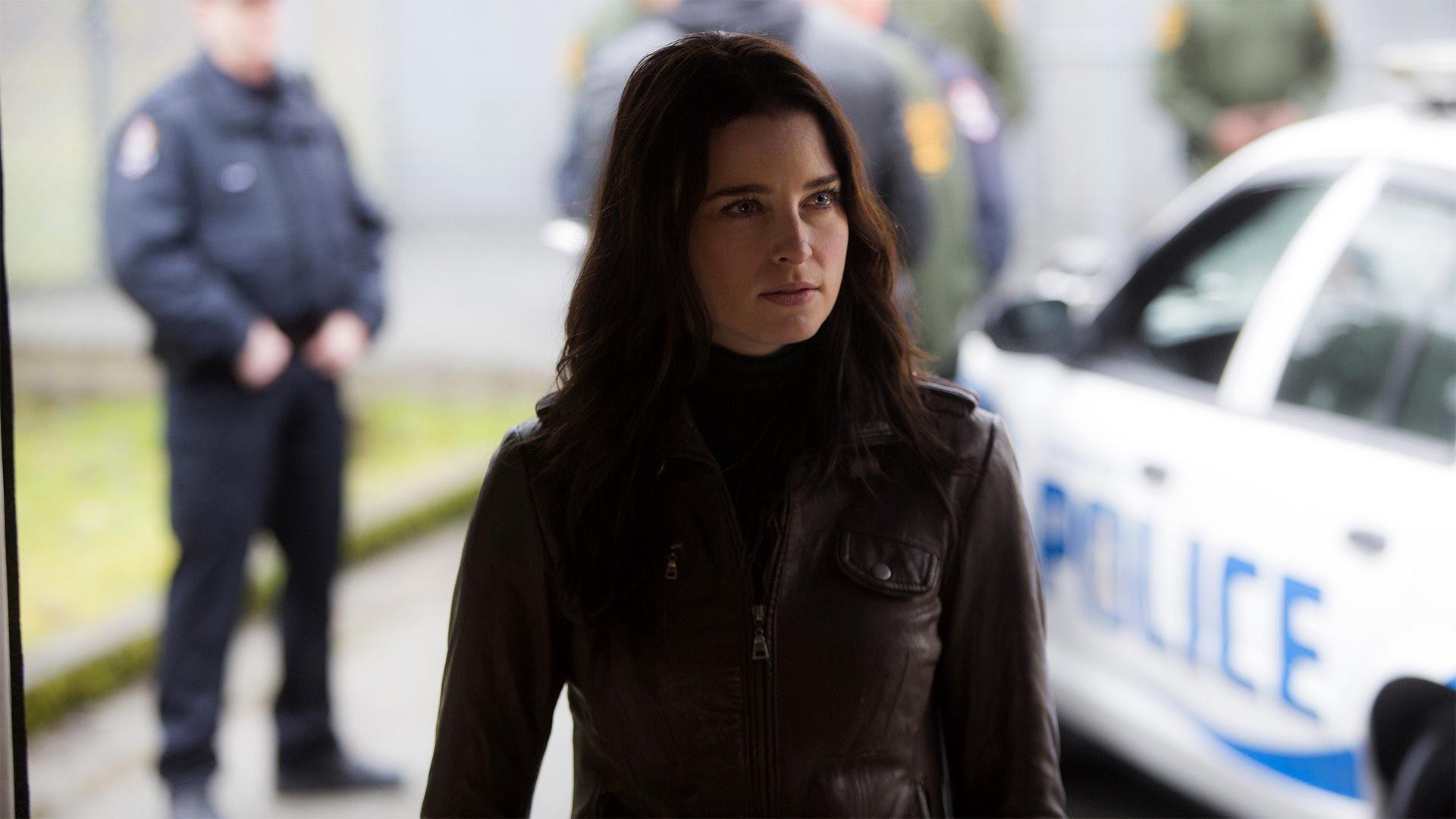 Continuum (S02E02): Split Second Summary - Season 2 Episode 2 Guide