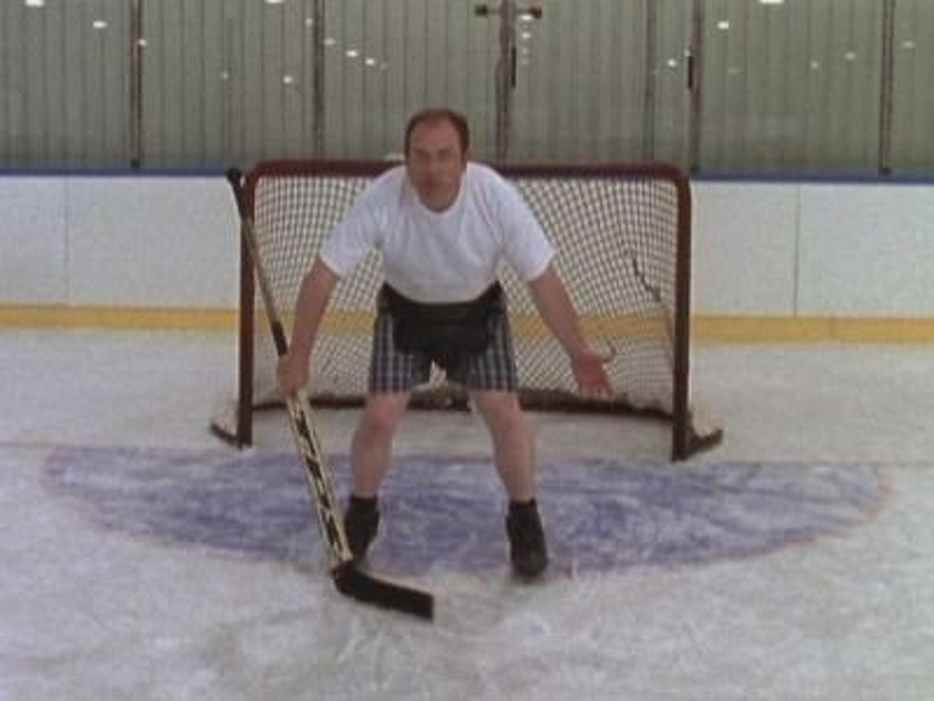 Corner Gas (S01E12): Face Off Summary - Season 1 Episode 12 Guide