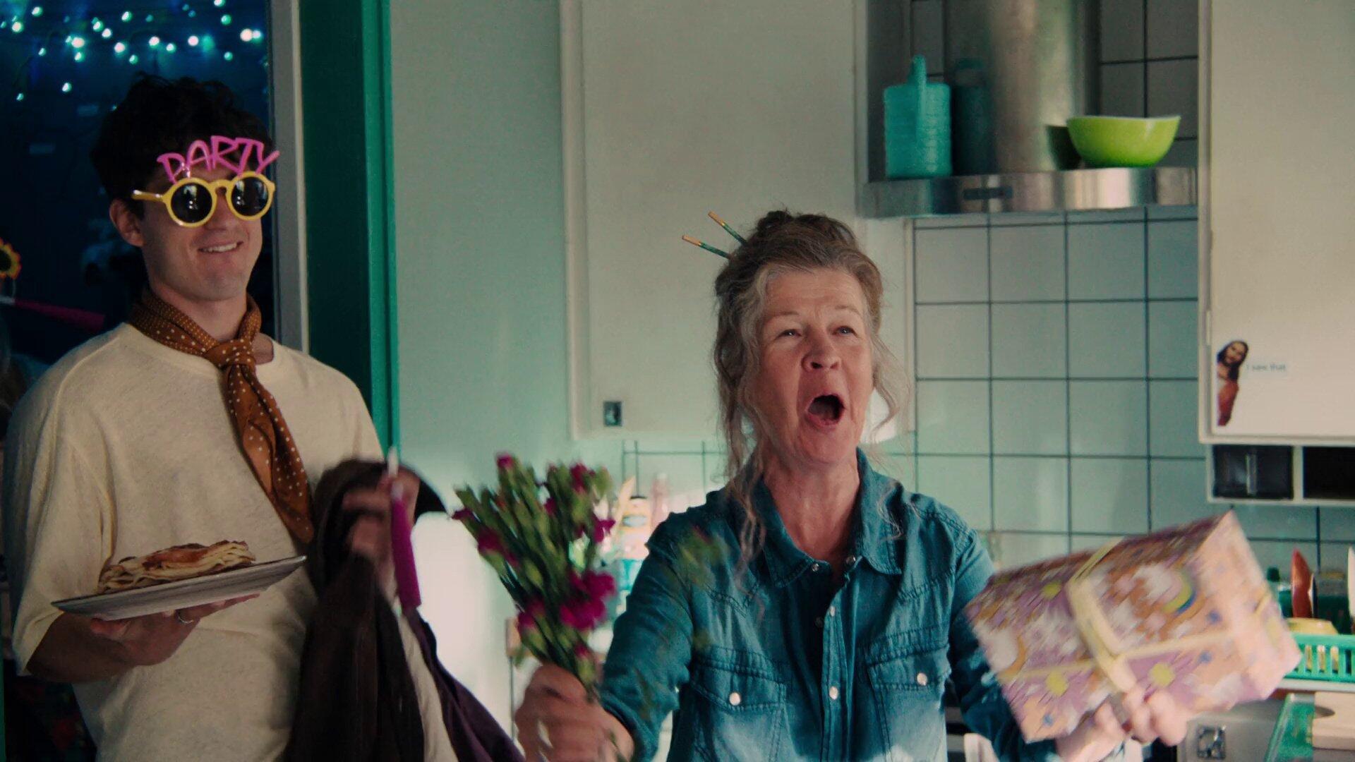 Diary of a Ditched Girl (S01E05): The Neighbor Summary - Season 1 ...