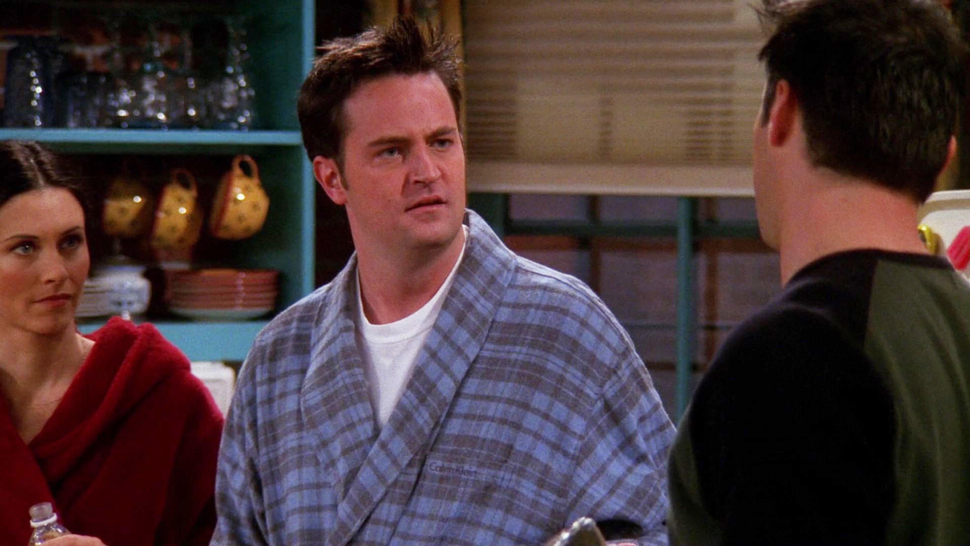 Friends (S06E14): The One Where Chandler Can't Cry (2) Summary - Season ...