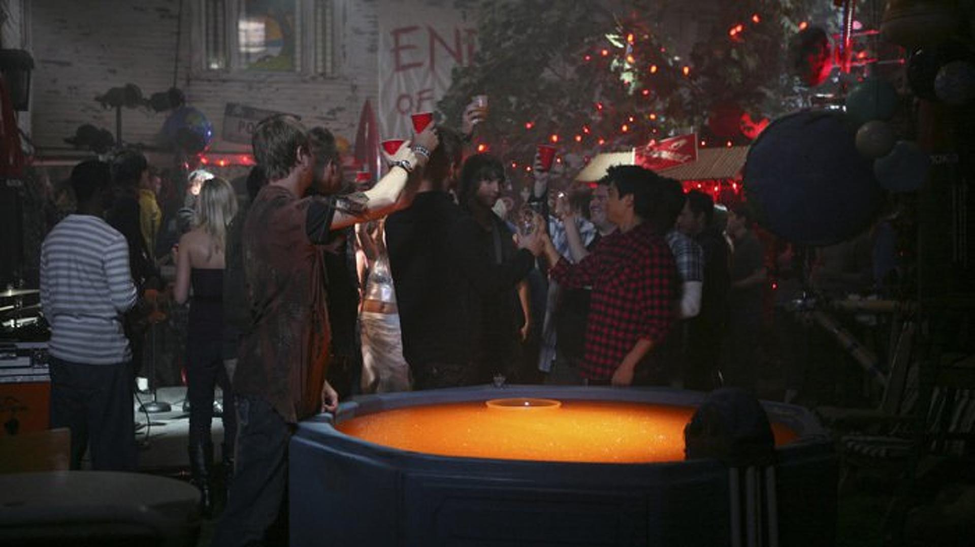 Greek (S02E22): At World's End Summary - Season 2 Episode 22 Guide