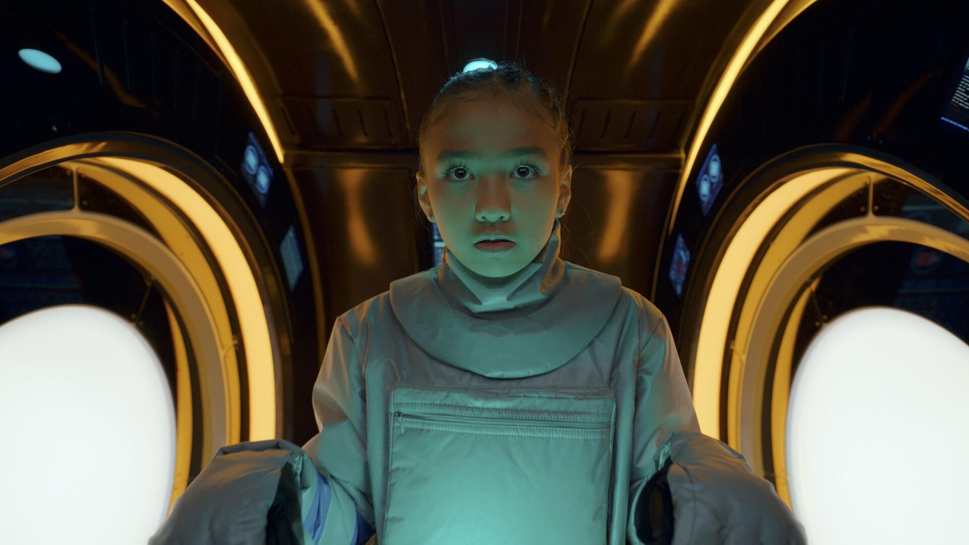 Jane (S01E03): Apis mellifera Summary - Season 1 Episode 3 Guide