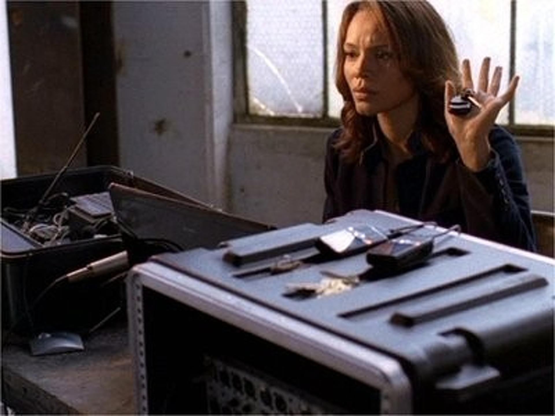 Kidnapped (S01E09): Do Unto Others Summary - Season 1 Episode 9 Guide