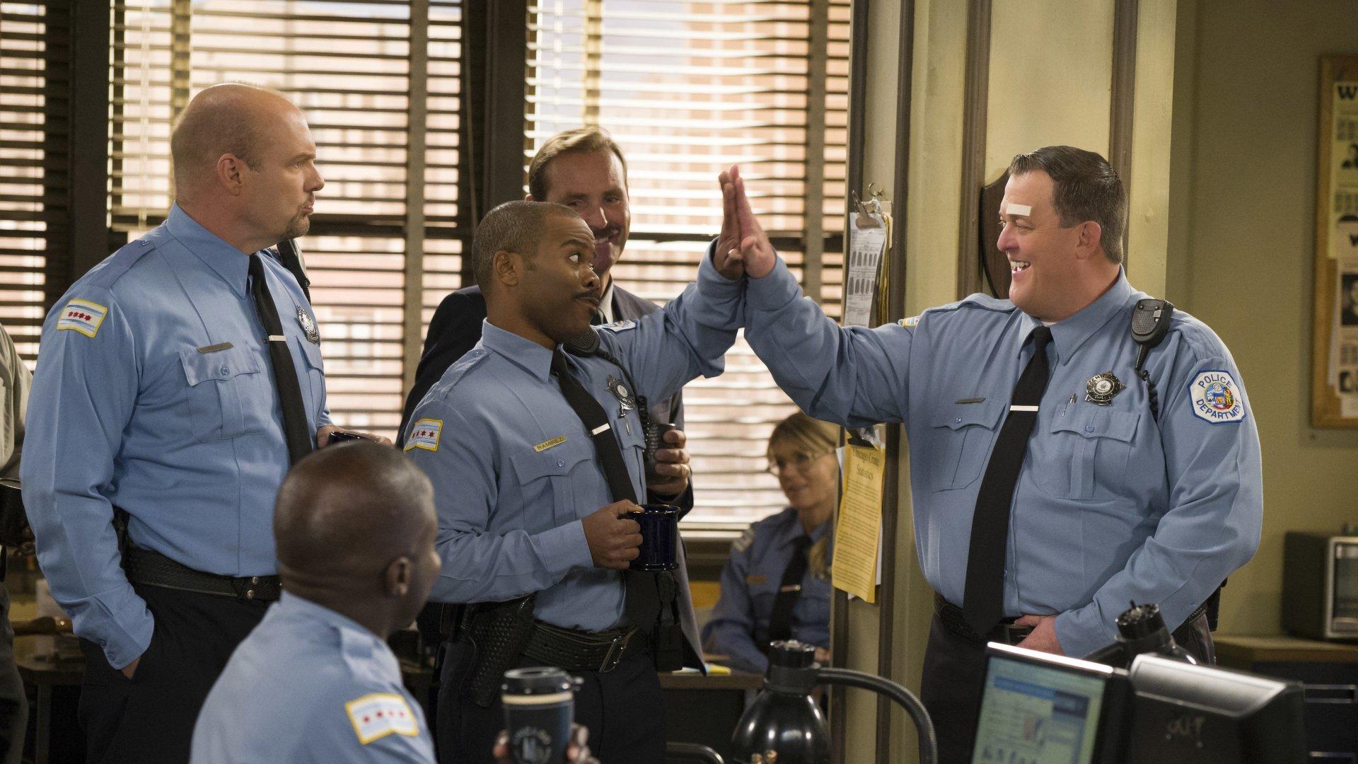 Mike & Molly (S06E04): Super Cop Summary - Season 6 Episode 4 Guide