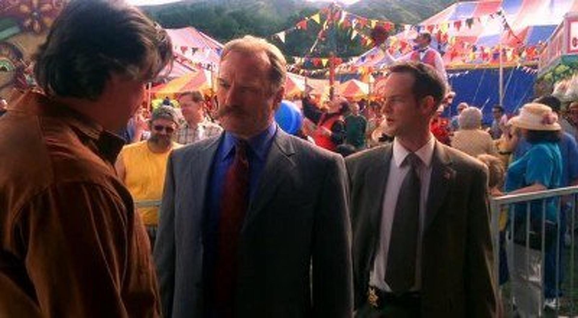 Monk (S02E04): Mr. Monk Goes to the Circus Summary - Season 2 Episode 4 ...
