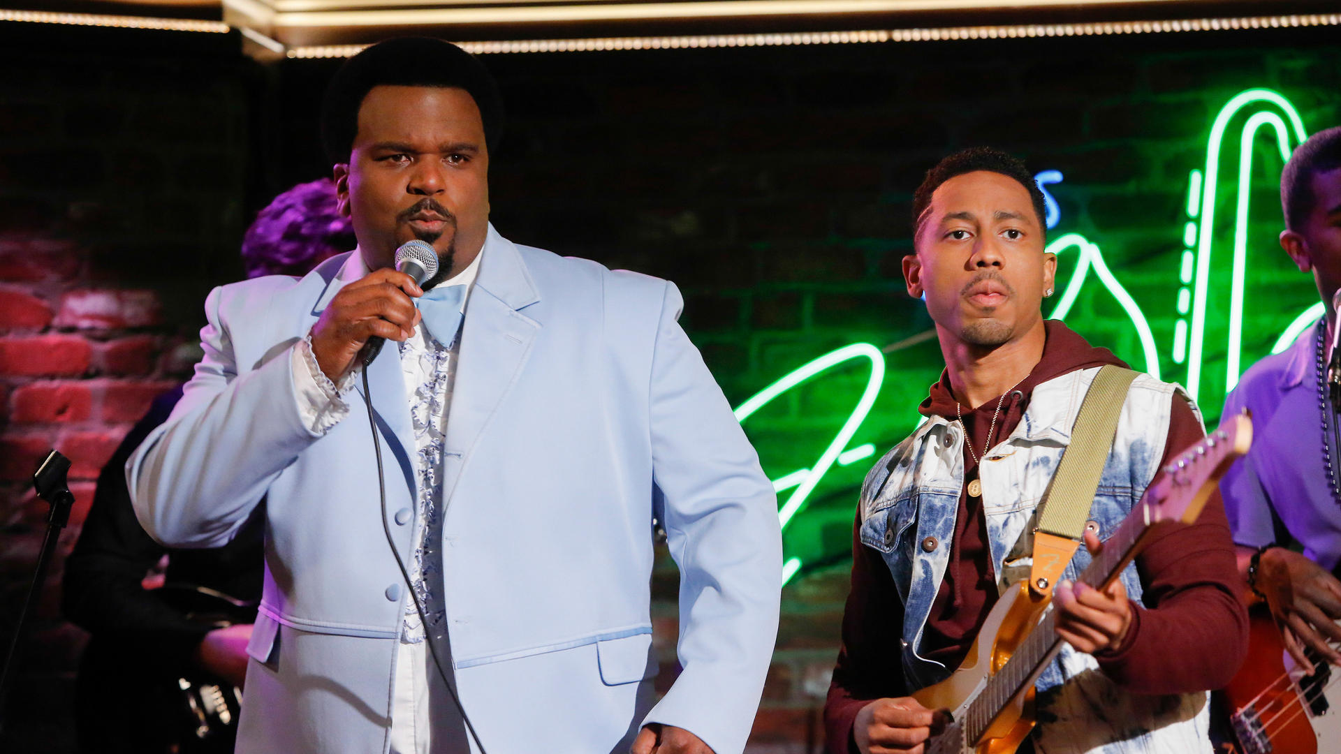 Mr. Robinson (S01E01): Pilot Summary - Season 1 Episode 1 Guide