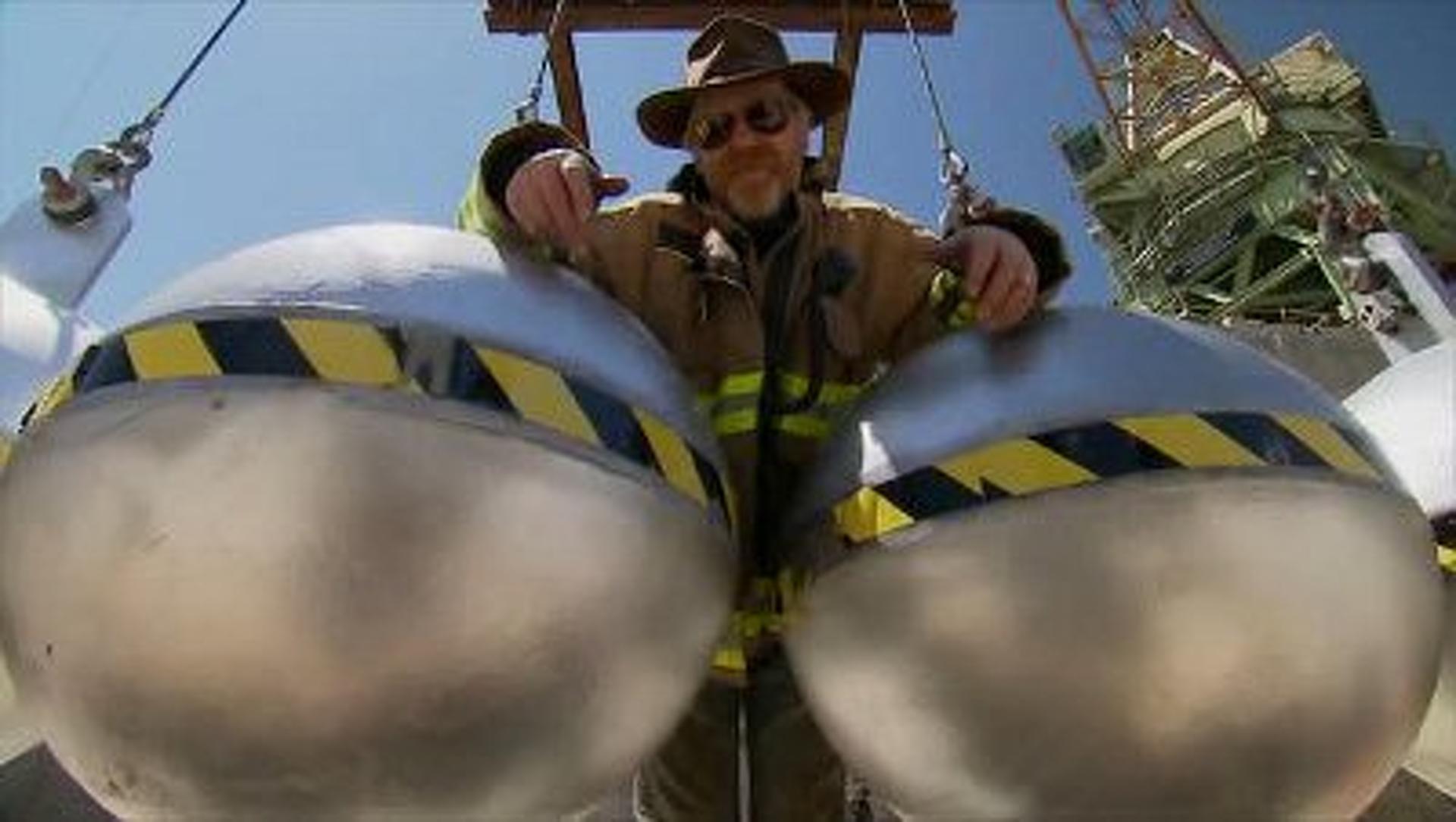 MythBusters (S09E14): Newton's Crane Cradle Summary - Season 9 Episode ...