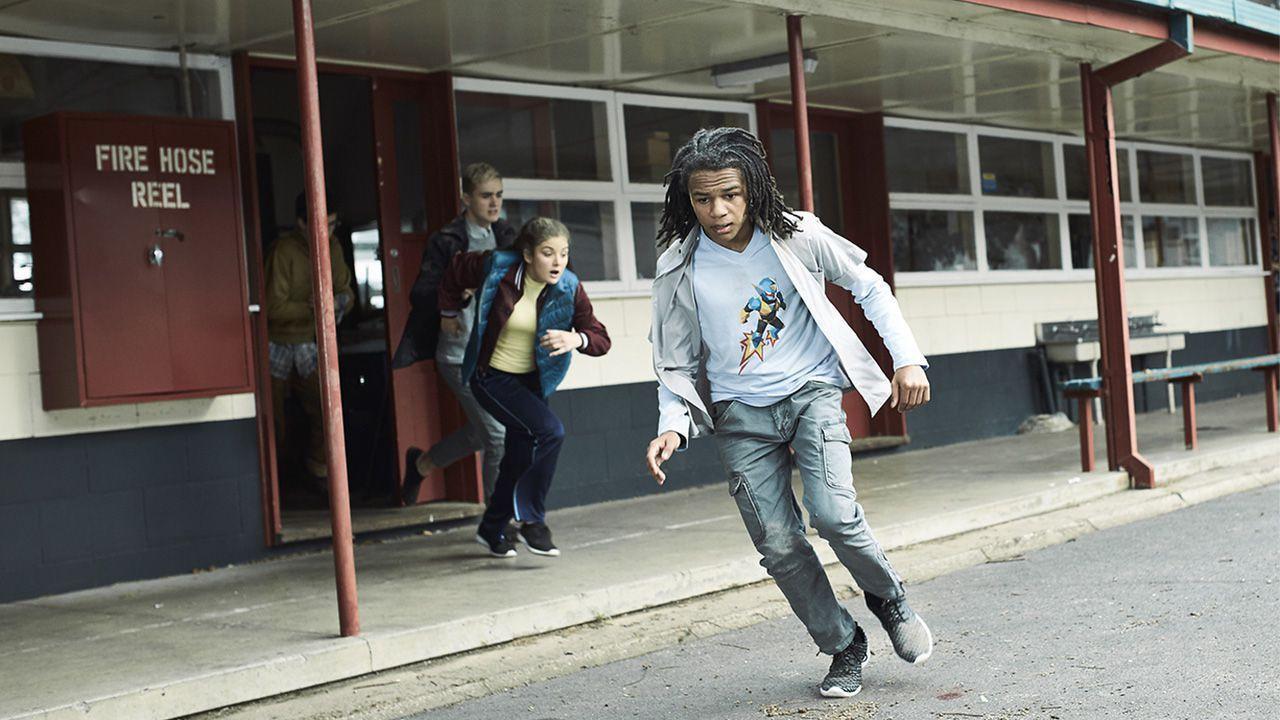 Nowhere Boys (S03E04): The Gang Find Magic Summary - Season 3 Episode 4 ...