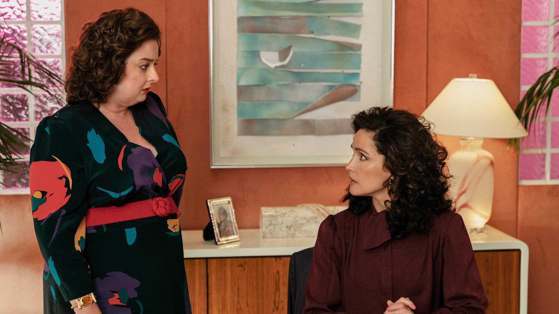 Physical (S03E01): Like a Whole New Woman Summary - Season 3 Episode 1 ...