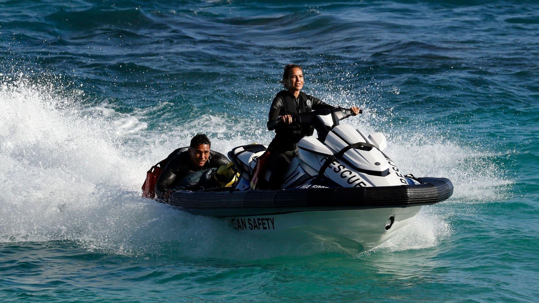 Rescue: HI-Surf (S01E08): Drop In Summary - Season 1 Episode 8 Guide