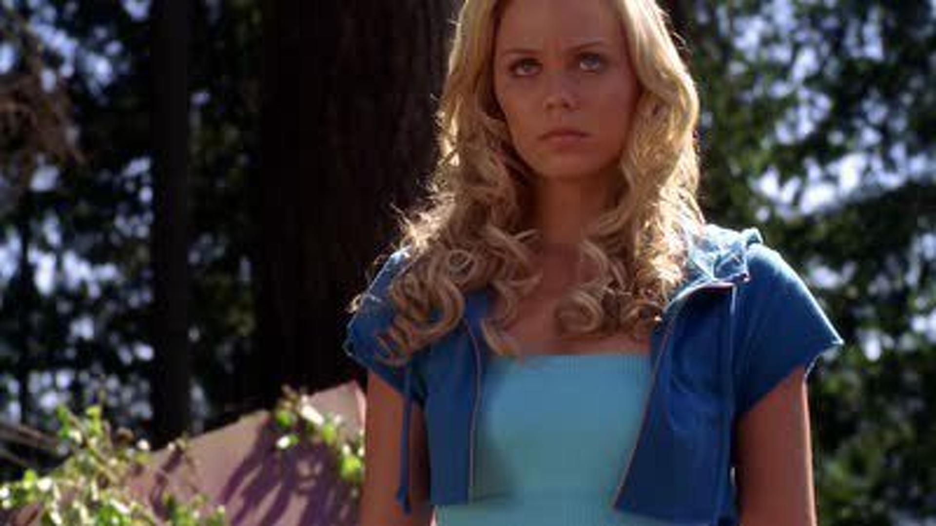 Smallville (S07E02): Kara Summary - Season 7 Episode 2 Guide