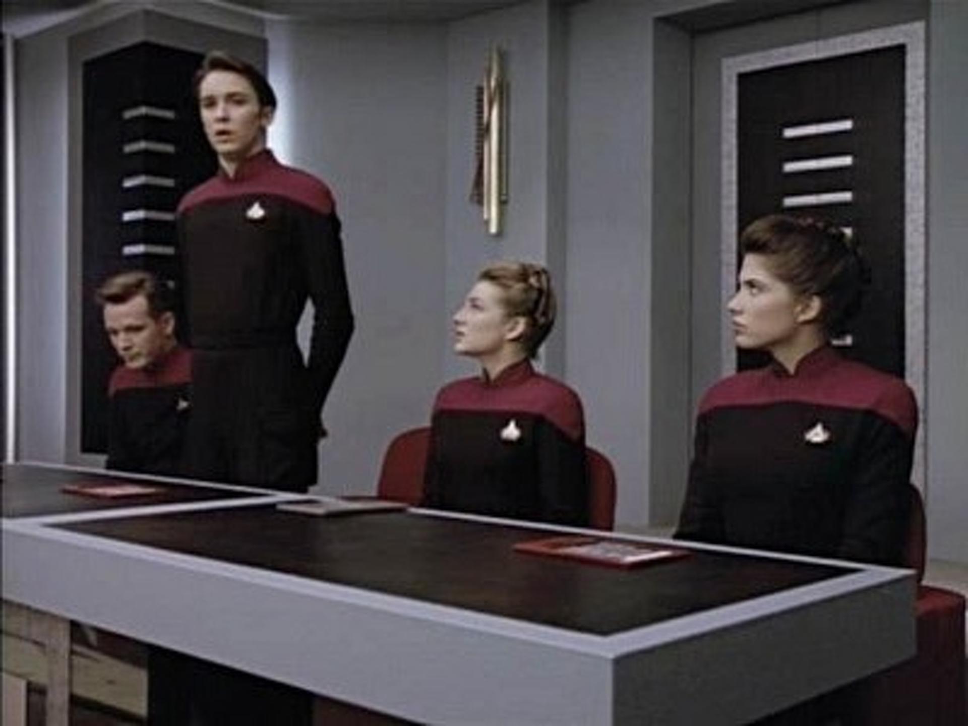 Star Trek: The Next Generation (S05E19): The First Duty Summary ...