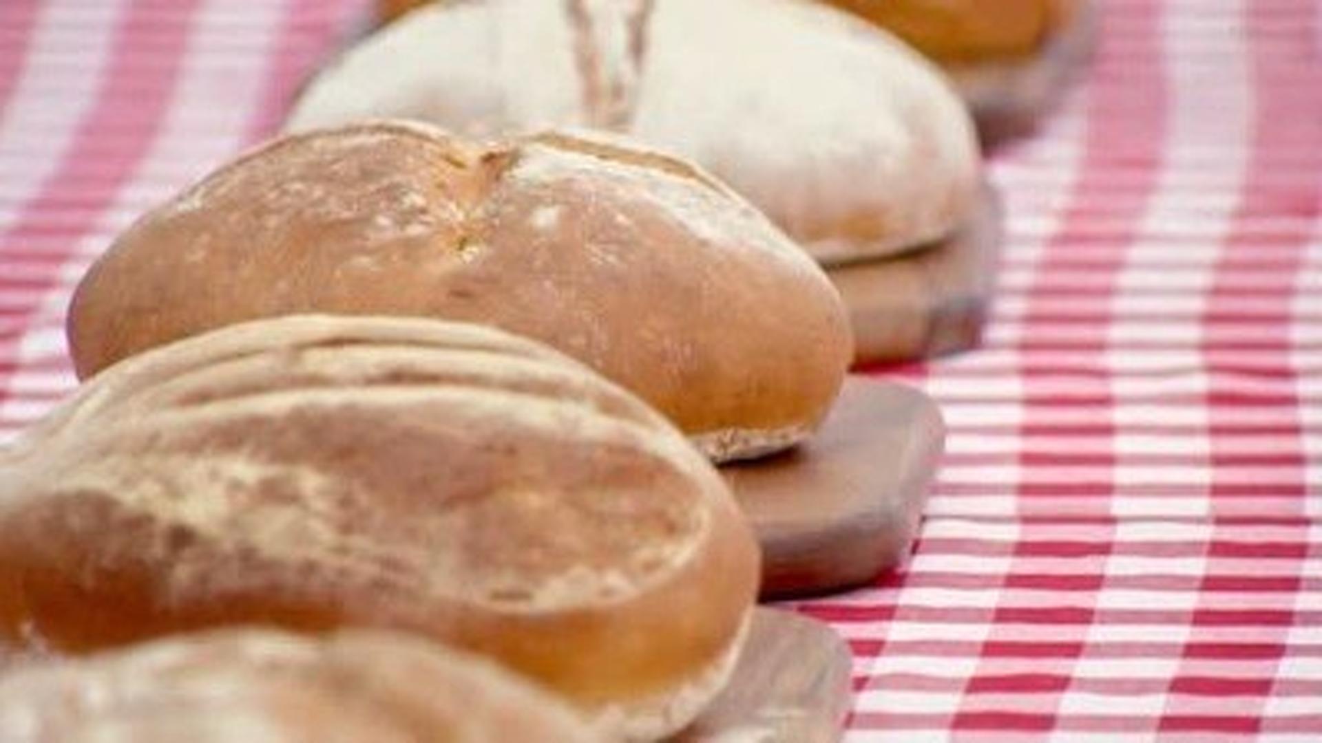 The Great British Bake Off (S01E03): Sandwich, Kent - Bread Summary ...