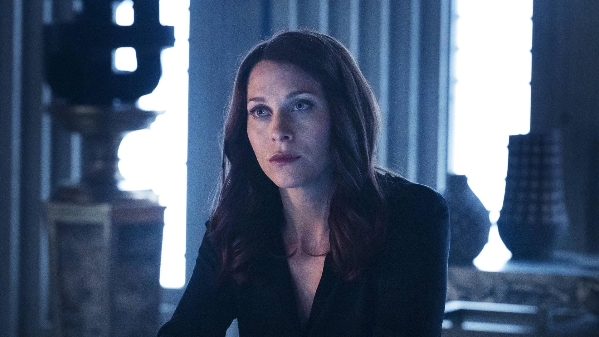 Titans (S03E06): Lady Vic Summary - Season 3 Episode 6 Guide