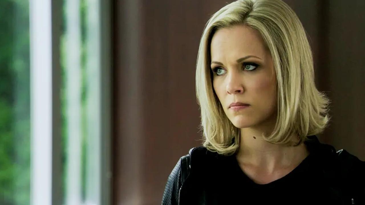 True Justice (S02E10): Dead Drop Summary - Season 2 Episode 10 Guide