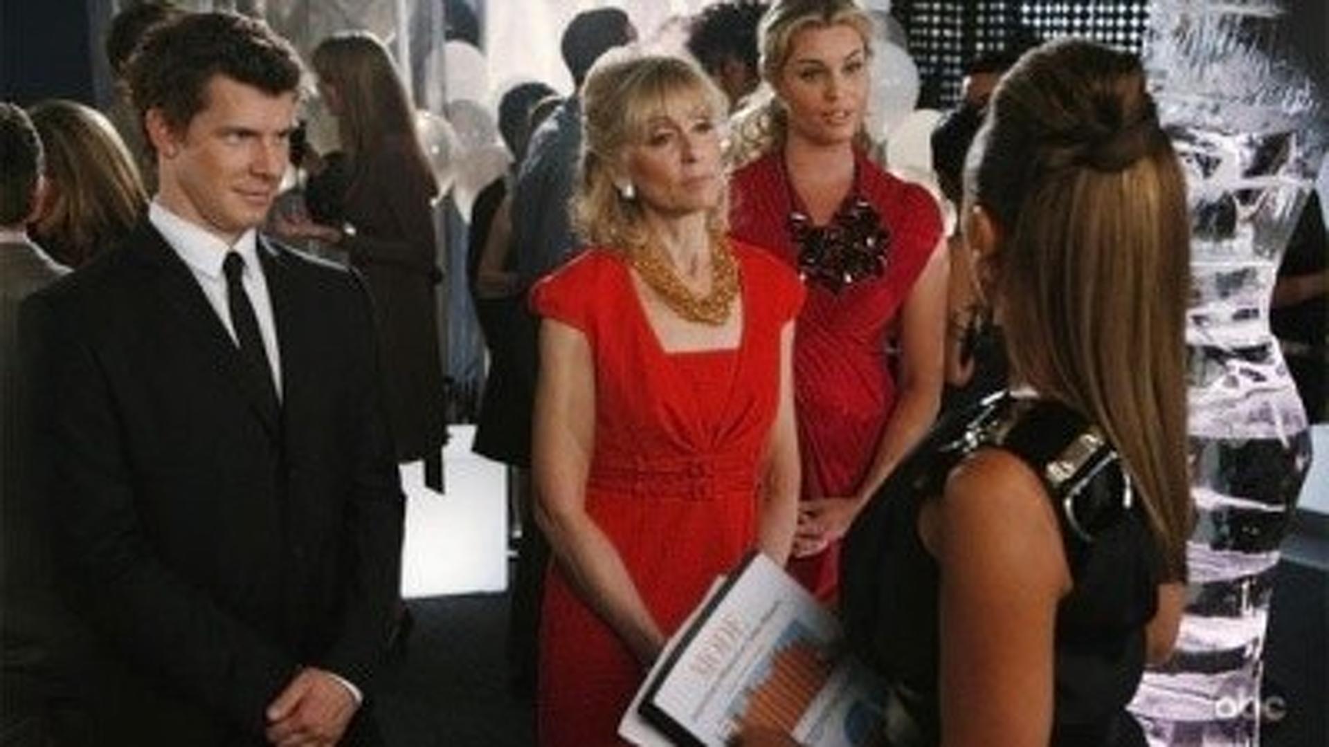 Ugly Betty (S03E02): Filing for the Enemy Summary - Season 3 Episode 2 ...