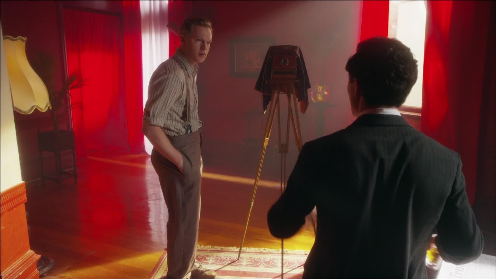 Underbelly (S06E06): Squizzy Makes the Front Page Summary - Season 6 ...