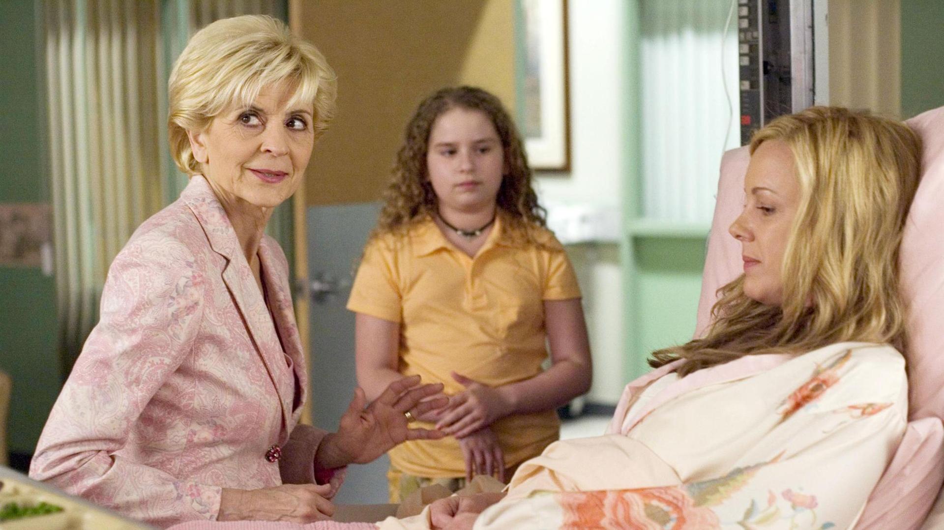 Weeds (S01E07): Higher Education Summary - Season 1 Episode 7 Guide